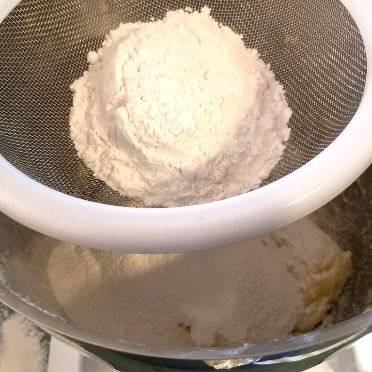 Traditional Sweet Bread – Yo-Yos (or Besos) – My Slice of Mexico