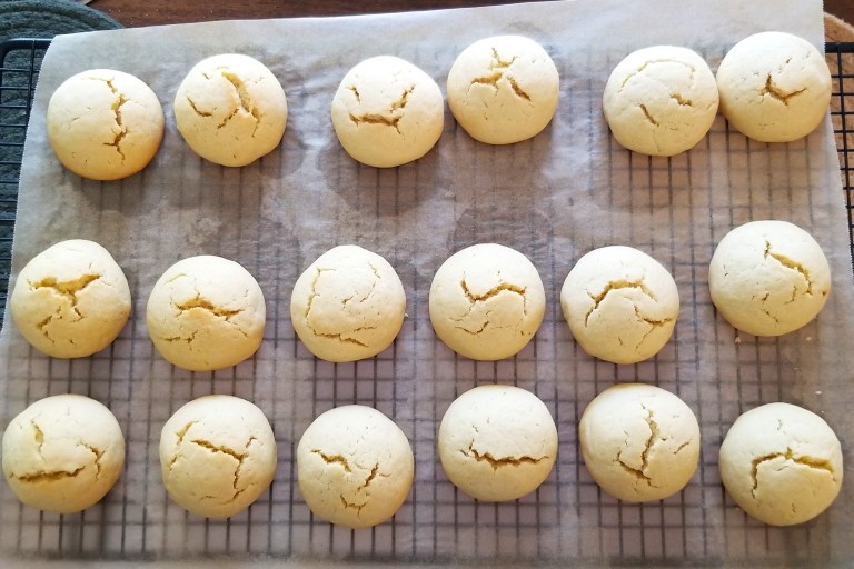 Traditional Sweet Bread – Yo-Yos (or Besos) – My Slice of Mexico
